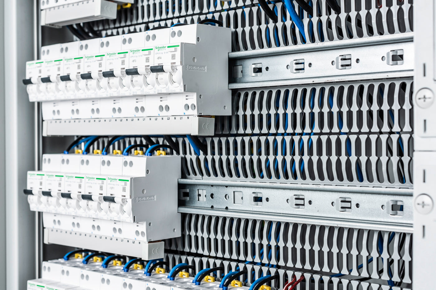 Cable duct grey (200mm) - Wiring comb | Mangelberger